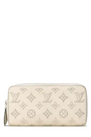 LOUIS VUITTON Monogram Mahina Zippy - Beige