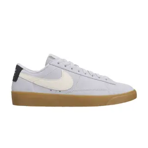 Nike Wmns Blazer Low Sd Sneakers