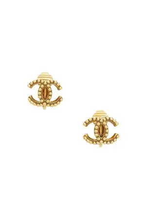 Chanel Coco Mark Clip-on Earrings - Gold