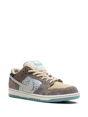 Nike Sb Dunk Low Big Money Savings Sneakers - Brown