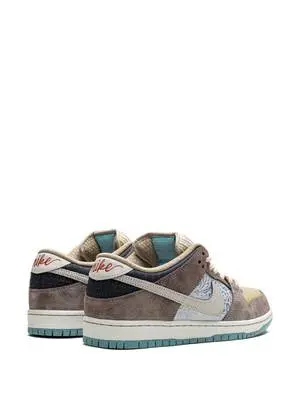 Nike Sb Dunk Low Big Money Savings Sneakers - Brown
