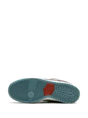 Nike Sb Dunk Low Big Money Savings Sneakers - Brown