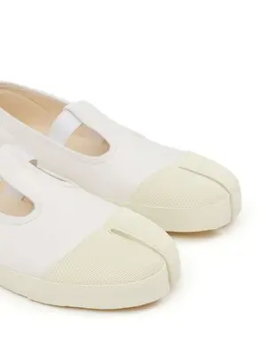 MAISON MARGIELA On The Deck Tabi Canvas Pumps