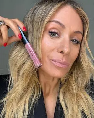 Gee Beauty Nourishing Lip Gloss Cher