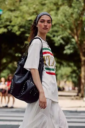 Free People Bushwick Leather Tote Bag - Noir | Editorialist