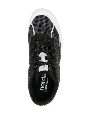 NORDA 002 Trail Sneakers