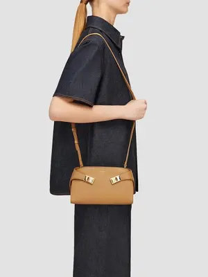 FERRAGAMO Hug Leather Shoulder Bag - Light Camel