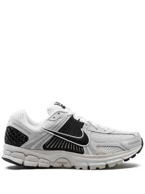 Women's Engineered Mesh Running Shoes