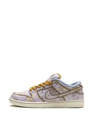 Nike Sb Dunk Pastoral Print Sneakers - Purple