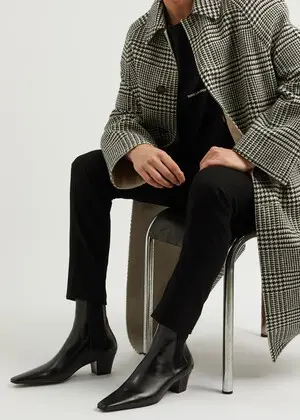 Saint Laurent Rainer 55 Leather Chelsea Boots - Black | Editorialist