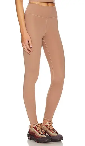 WELLBEING + BEINGWELL Movewell Rio Legging In Brown