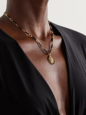 FOUNDRAE Ever Growing Vivacity Onyx Pendant Necklace