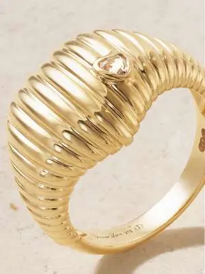 Yvonne Léon Chevaliere Berlingot 9-karat Topaz Signet Ring