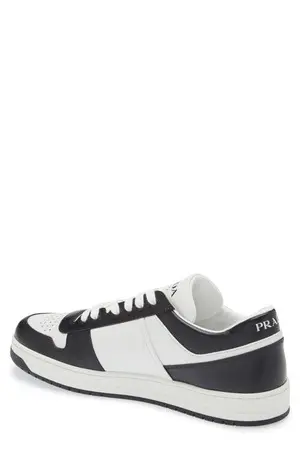 Prada Downtown Logo Low Top Sneakers - Bianco/nero