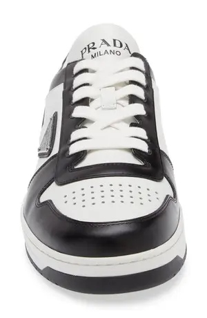 Prada Downtown Logo Low Top Sneakers - Bianco/nero