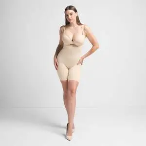 SKIMS Butt Lifting Open Bust Bodysuit | Medium Neutral | | Seamless Sculpt - Sand