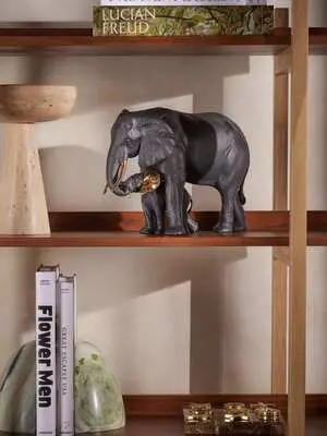LLADRO Leading The Way Matte Porcelain Sculpture