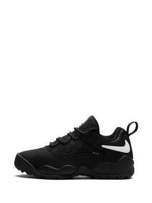 Nike X Supreme Sb Darwin Low Sneakers