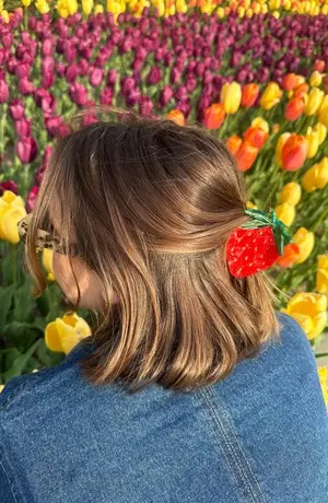 SOLAR ECLIPSE Strawberry Claw Clip