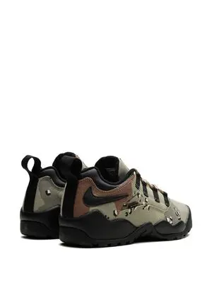 Nike X Supreme Sb Darwin Low Sneakers