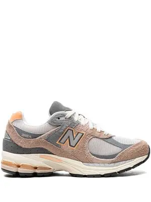 NEW BALANCE 2002r Sneakers - Brown