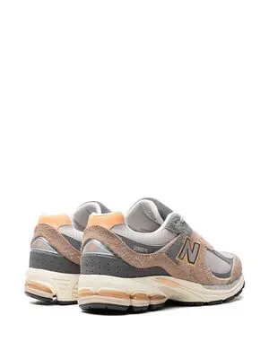 NEW BALANCE 2002r Sneakers - Brown