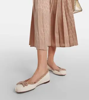 Valentino Garavani Rockstud Leather Ballerinas - White