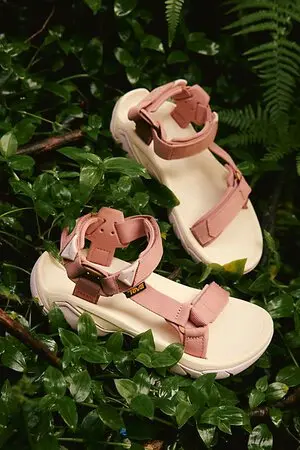 FP MOVEMENT X TEVA Terra Fi 5 Sandals - Pink Cinnamon/banana