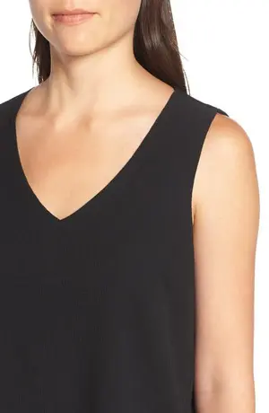 GIBSONLOOK Sleeveless V-neck Shell With High-low Hem