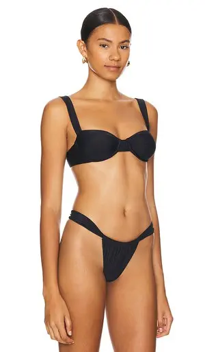 LOVERS AND FRIENDS Chasing Sunsets Top - Black