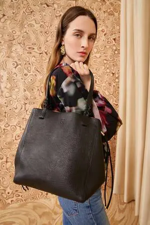 Ulla Johnson Alma Everyday Tote Handbag - Noir