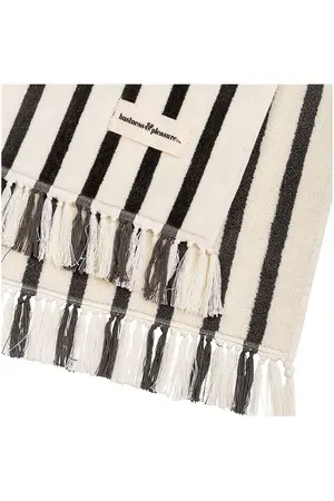 BUSINESS & PLEASURE Beach Towel In Black