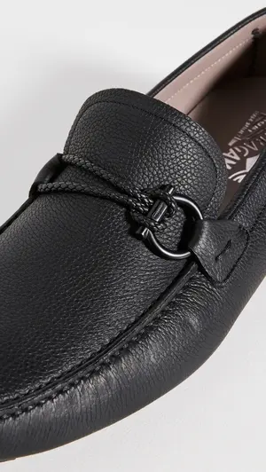 FERRAGAMO Front Driving Loafer - Nero