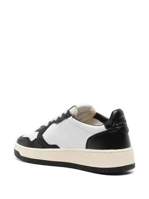 AUTRY Medalist Leather Sneakers - White