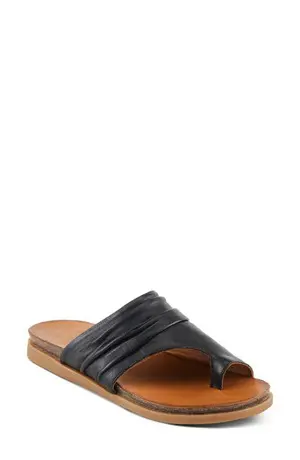 SPRING STEP SHOES Bates Toe Loop Sandal - Black