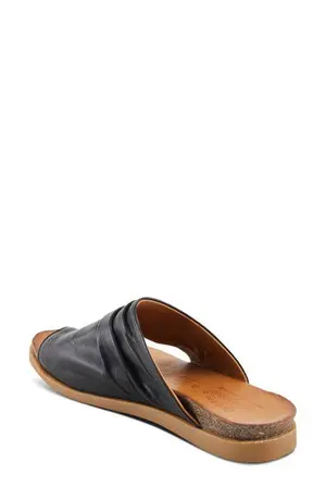 SPRING STEP SHOES Bates Toe Loop Sandal - Black