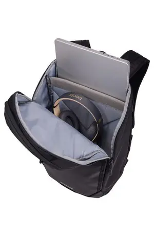 Thule Chasm 26-liter Backpack - Black