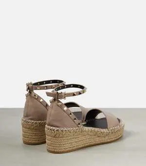 Valentino Garavani Rockstud Leather Espadrille Wedges - Beige