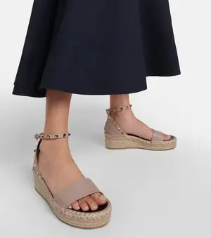 Valentino Garavani Rockstud Leather Espadrille Wedges - Beige