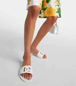 Dolce & Gabbana Dg Cutout Rubber Slides - White