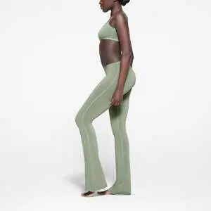 SKIMS Seamless Modal Flare Legging