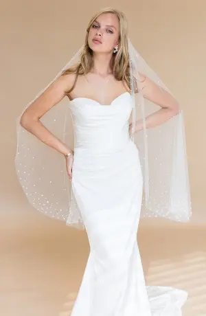 Brides & Hairpins Nebula Fingertip Veil - Ivory