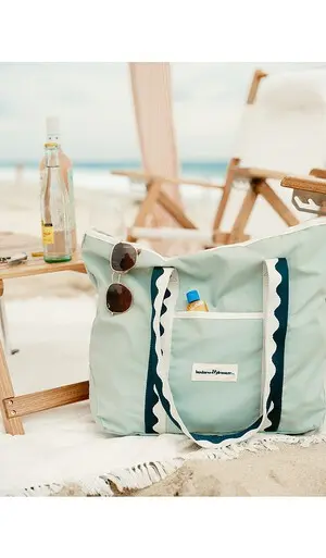 BUSINESS & PLEASURE Beach Bag - Rivie Green