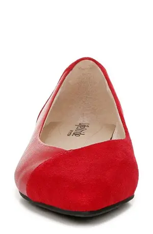 LIFESTRIDE Promise Pointed Toe Flat