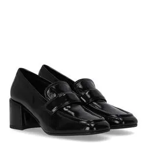 HALMANERA Glaze Heeled Loafer