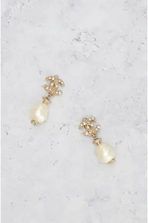 Chanel Cc Pearl Clip-on Earrings In Metallic