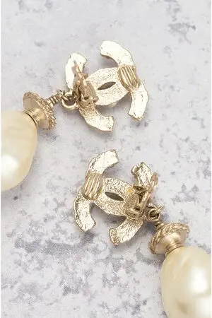 Chanel Cc Pearl Clip-on Earrings In Metallic
