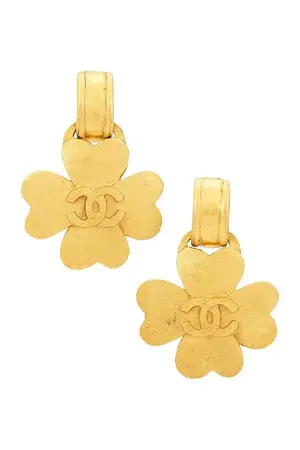 Chanel 1995 Cc Clover Clip-on Earrings - Gold