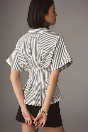 EXQUISE Short-sleeve Pleated Blouse