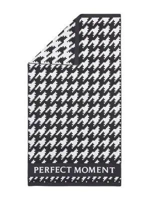 Perfect Moment Houndstooth-print Beach Towel
